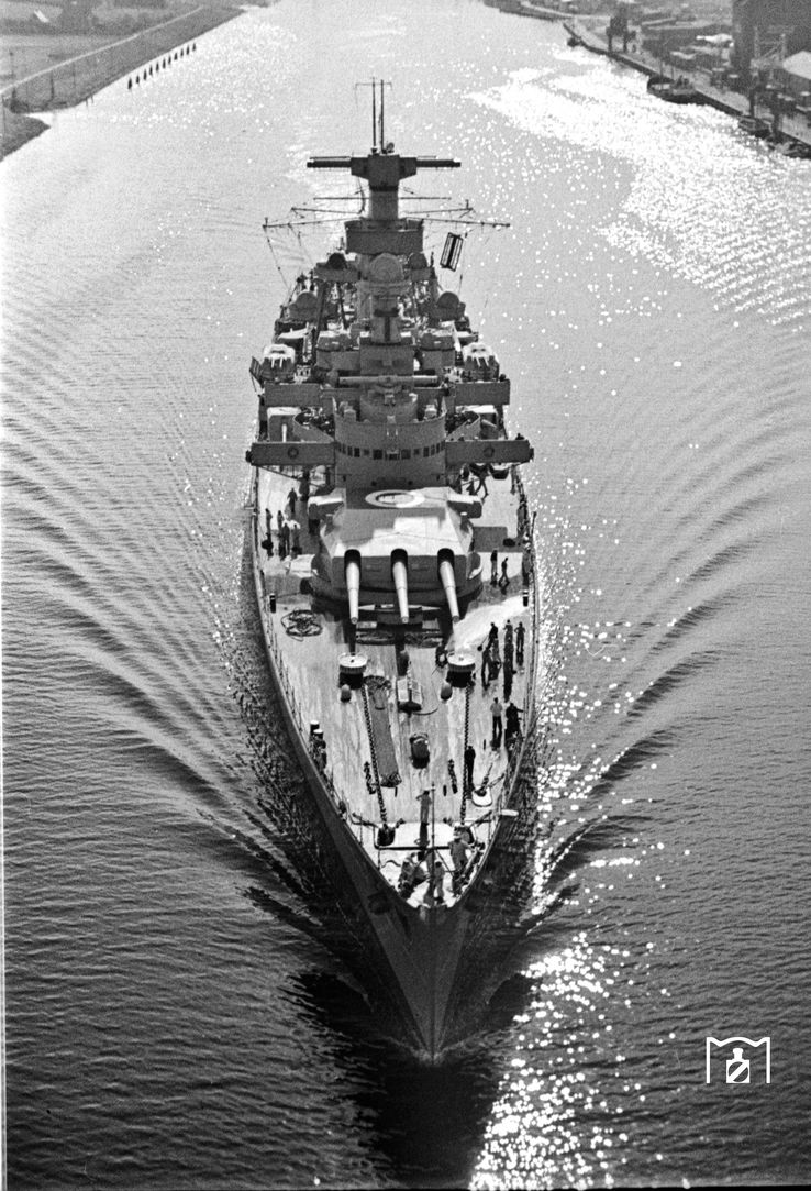 [783x1083] The German Panzerschiff Deutschland passing through the Kaiser-Wilhelm-Kanal (Kiel ...