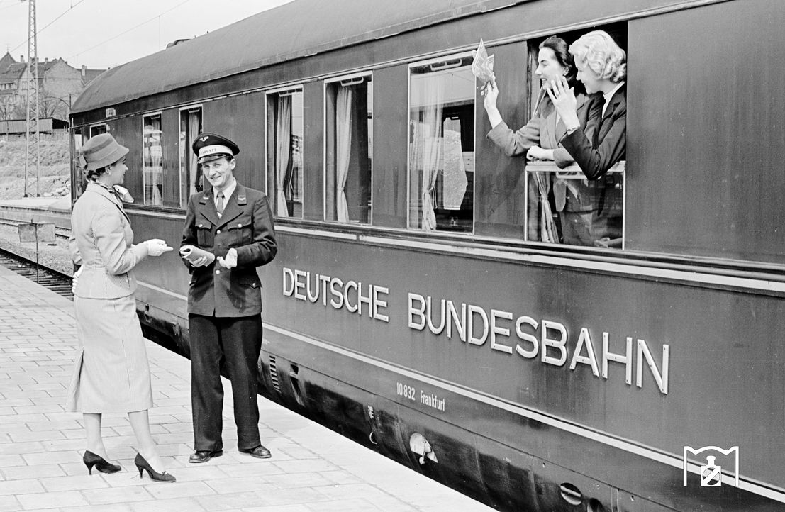 Queen Elizabeth royal visit train 1965 ? - Railways of Germany